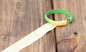 DIY Duct Fabric Tape Bangle Bracelet | 101 Duct Tape Crafts